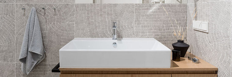 27 Small Ensuite Bathroom Ideas That Will Save You Space